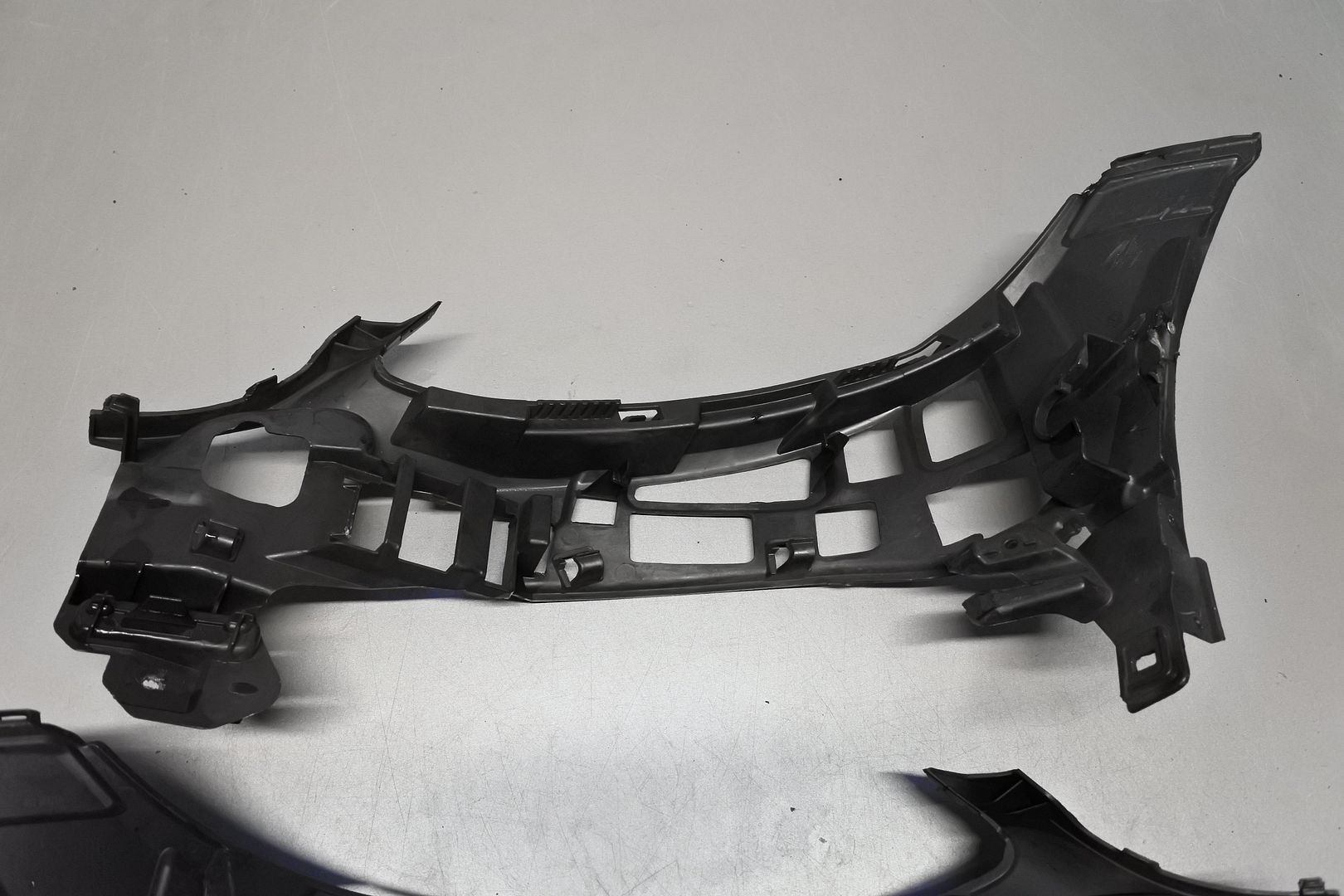 GENUINE MERCEDES BENZ C CLASS W205 2014- AMG FRONT BUMPER FITTING ...